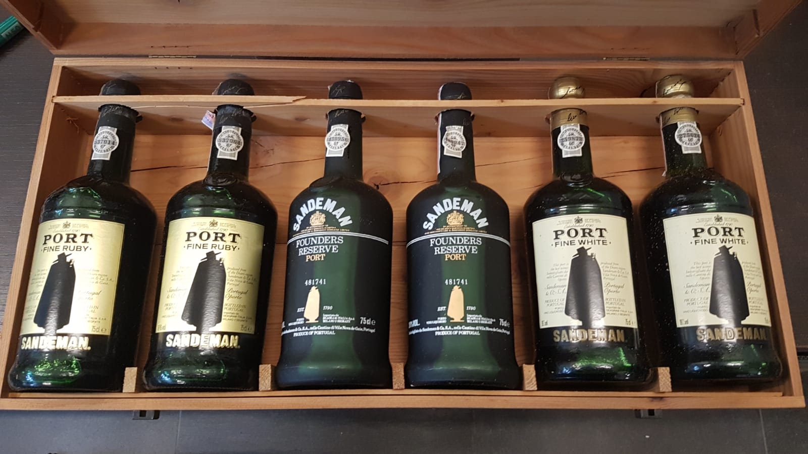 SANDEMAN Port Ruby, Reserva & White 6 x 75cl 20% Wooden Box - Products ...
